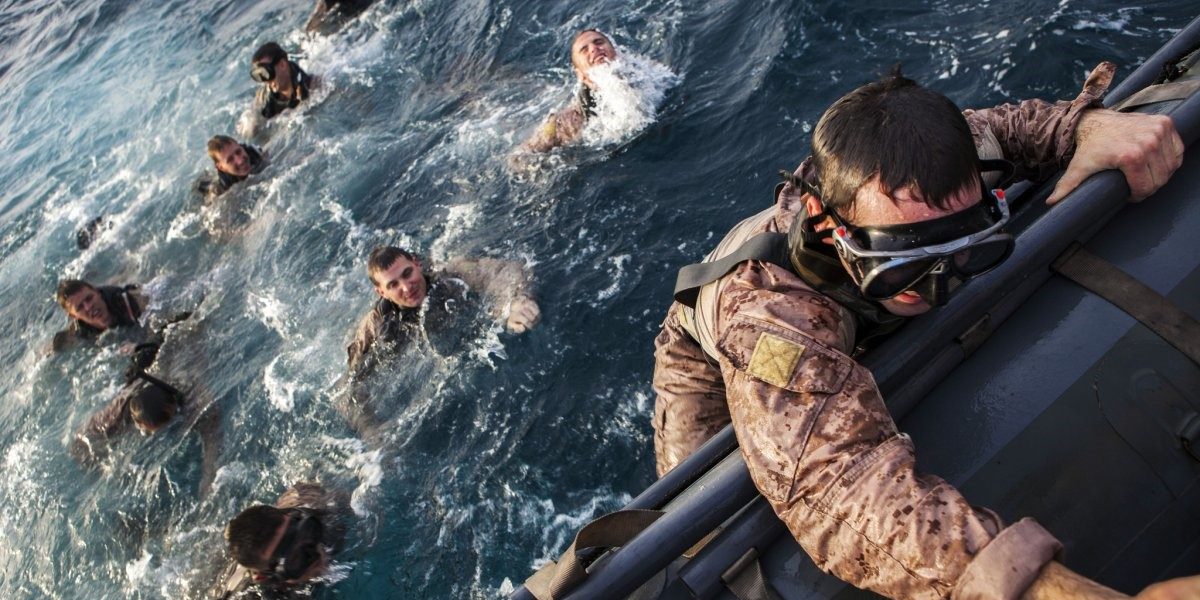 These 8 Stunning Photos Will Make You Appreciate How Tough SEAL & USMC ...